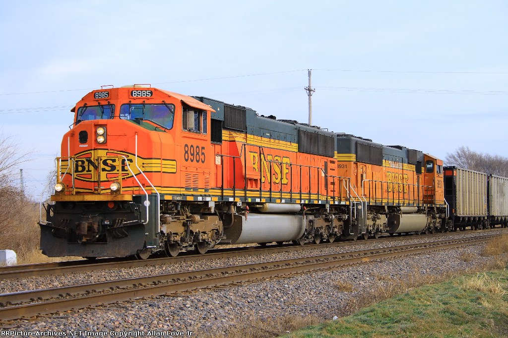 BNSF 8985 west